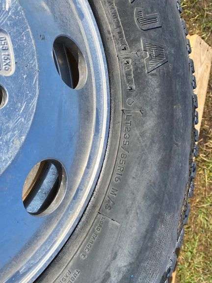 (1) WIDETRACK RADIAL BAJA TIRE ON 8-BOLT ALUMINIUM RIM 058 16X6, LT 235 ...