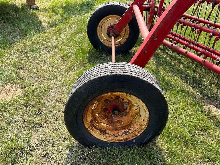 10' MASSEY FERGUSON PULL TYPE SIDE DELIVERY RAKE MODEL # 36 - Wild Rose ...