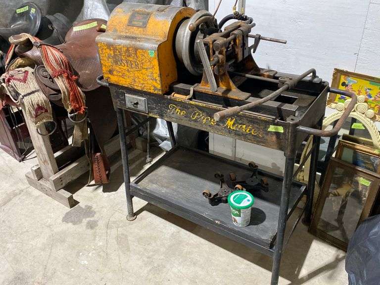 "THE PIPEMASTER" VINTAGE PIPE THREADER 4' L X 4' H X 1 1/2'W 1989 OSTER ...