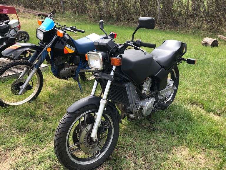 1983 YAMAHA XZ550 VISION - Wild Rose Auction Services