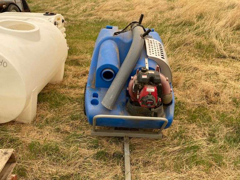 GREYSTONE MAXI VAC POWERED BY HONDA GXH 50 GAS ENGINE ON TILT TRAILER ...