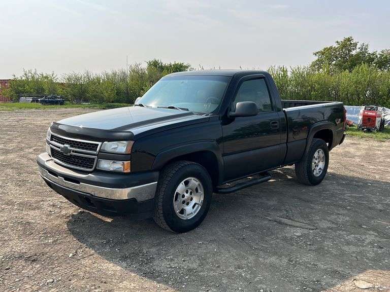 2006 CHEVROLET SILVERADO 1500 REG CAB, SHORTBOX 4X4 - Wild Rose Auction Services