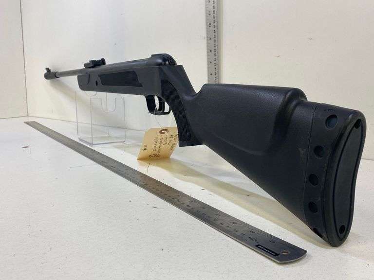 GRIZZLY AIR RIFLE PREDATOR .22/ 5.5 MM PELLET GUN 495 FPS C/W BOX OF ...