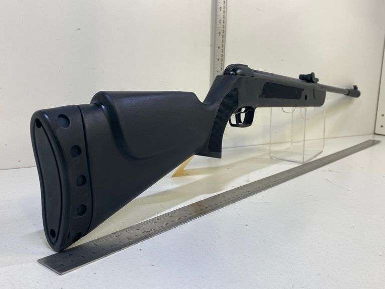 GRIZZLY AIR RIFLE PREDATOR .22/ 5.5 MM PELLET GUN 495 FPS C/W BOX OF ...