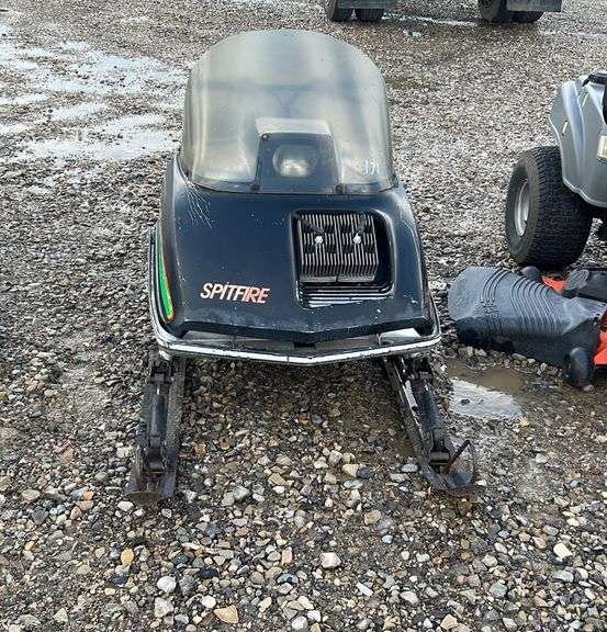 1980 JOHN DEERE SPITFIRE SNOWMOBILE - Wild Rose Auction Services