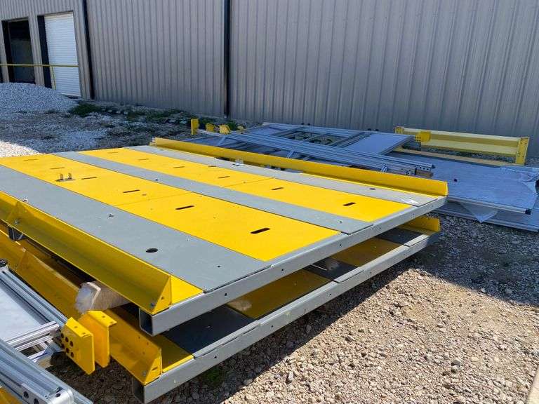 INDUSTRIAL ROLLING DOCK SYSTEM WITH ACCESSORIES - World Wide Auction Inc