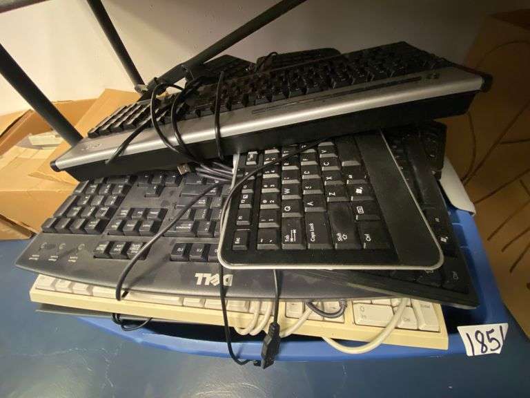 BOX WITH MANY DIFFERENT PC KEYBOARDS - World Wide Auction Inc