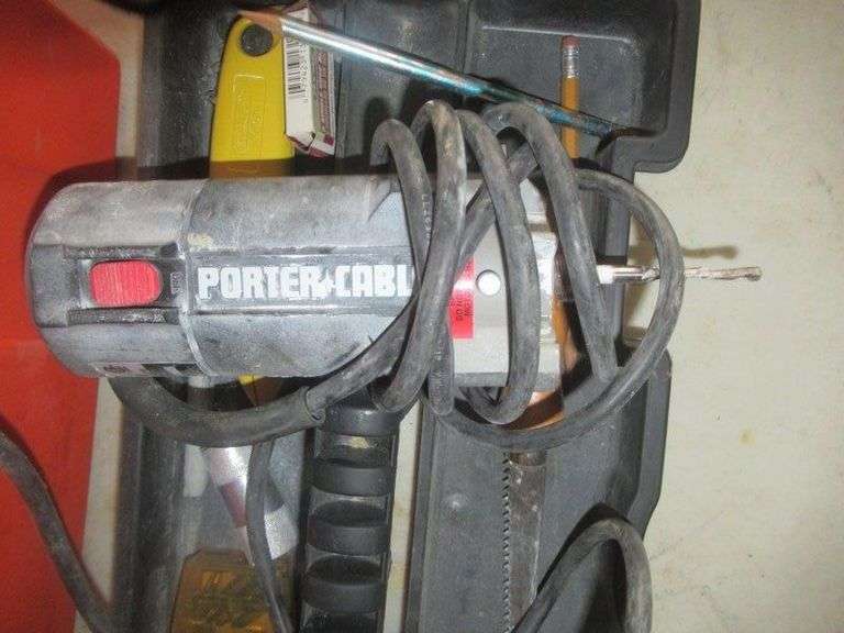 PORTER CABLE 7399 POWER UNIT WITH ASSORTED DRYWALL, TOOLS, AND ...