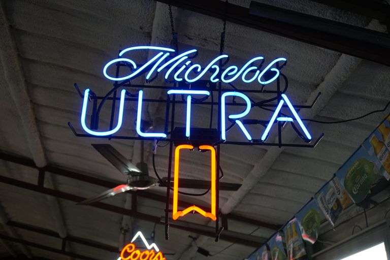 Michelob Ultra neon sign - World Wide Auction Inc