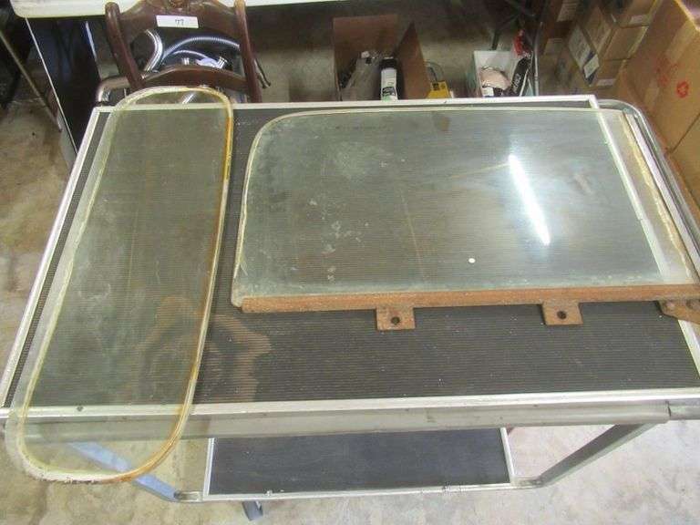 MODEL A REAR WINDOW GLASS AND DOOR GLASS WINDOW - World Wide Auction Inc