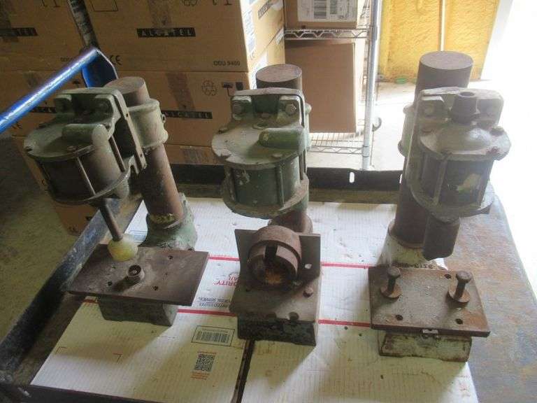 AIR MITE SINGLE ACTING PNEUMATIC BENCH PRESS - World Wide Auction Inc