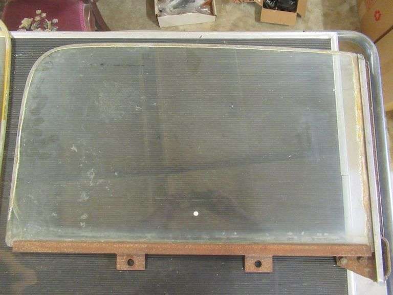 MODEL A REAR WINDOW GLASS AND DOOR GLASS WINDOW - World Wide Auction Inc