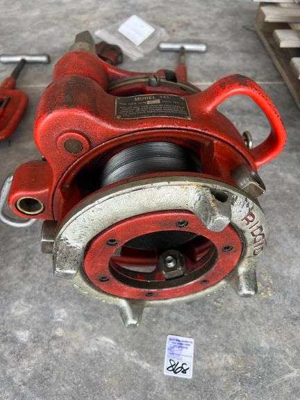 INDUSTRIAL RIDGID MODEL 141 PIPE CUTTING COMPONENT - World Wide Auction Inc