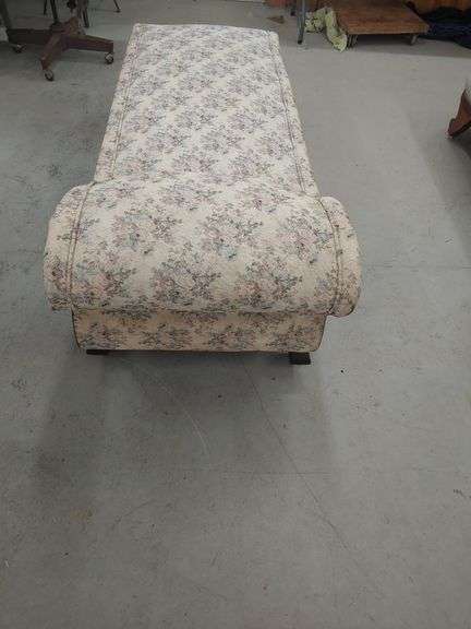 Chase Lounge - W. Yoder Auction