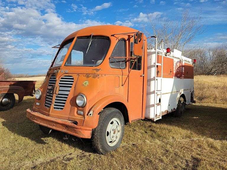 1960 International Metro Van Esso Fuel Tanker - Yorkton Auction Centre