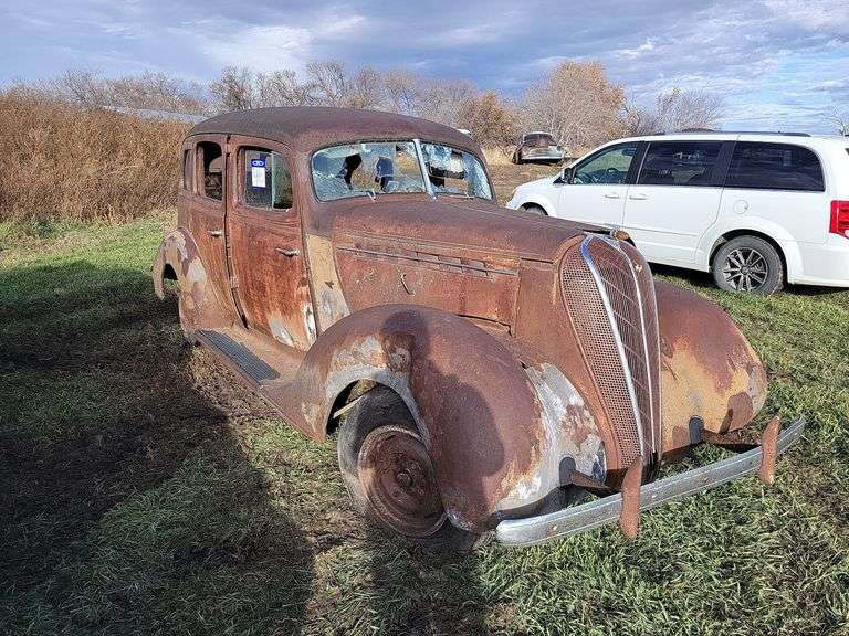 1937 Hudson Terraplane Sedan - Yorkton Auction Centre