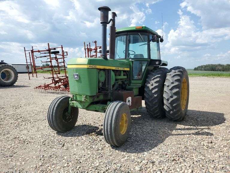 John Deere 4430 Tractor - Yorkton Auction Centre