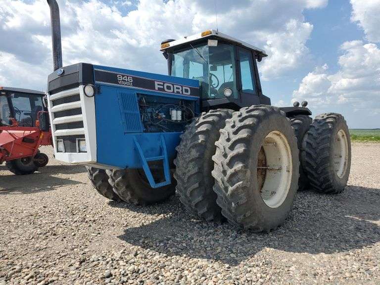 Ford 946 4WD Tractor - Yorkton Auction Centre