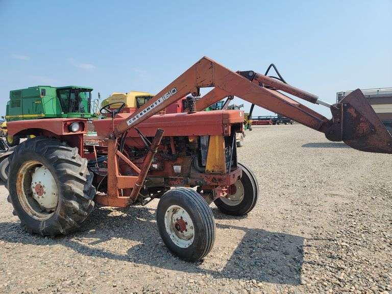 1350 Cockshutt Parts Tractor with Front end Loader - Yorkton Auction Centre