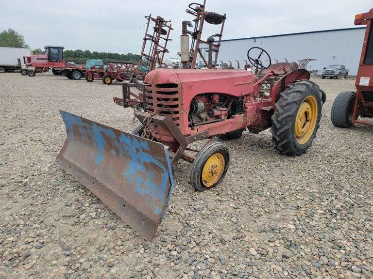 1930 Massey 30 Tractor - Yorkton Auction Centre