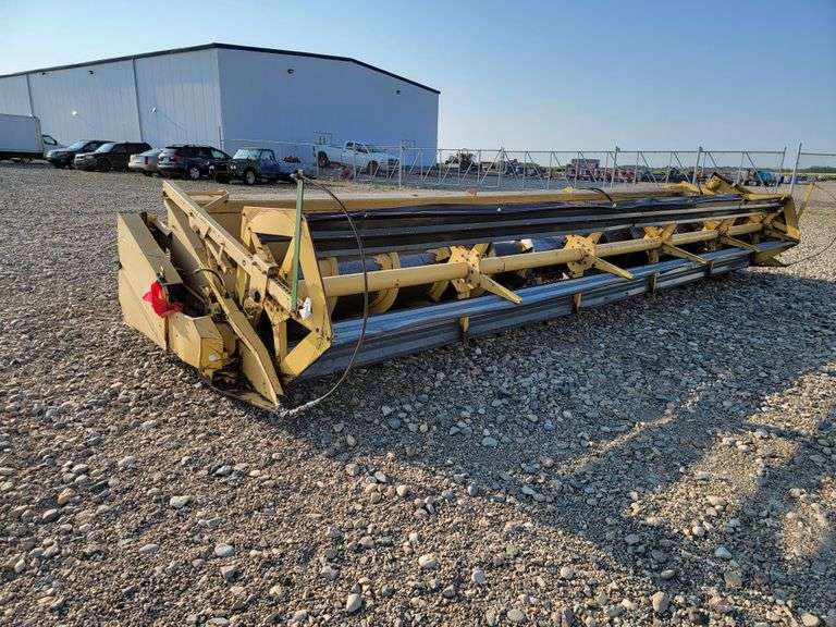 971 Straight Cut Header - Yorkton Auction Centre