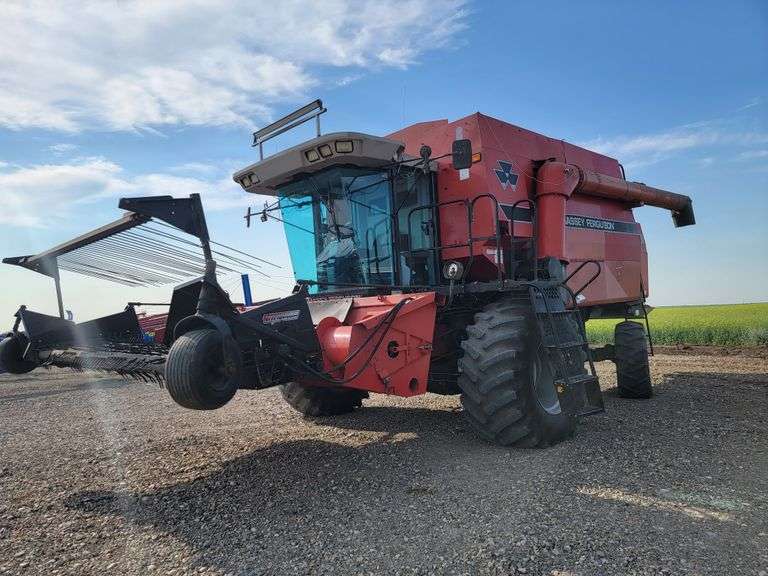 Massey 8680 Combine - Yorkton Auction Centre