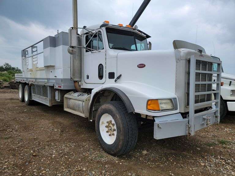 1992 Peterbilt 378 Deck Truck - Yorkton Auction Centre