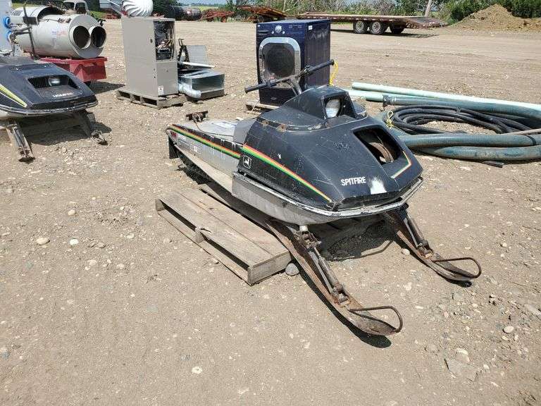 John Deere Spitfire - Yorkton Auction Centre