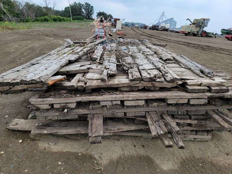 Used platform planks - Yorkton Auction Centre