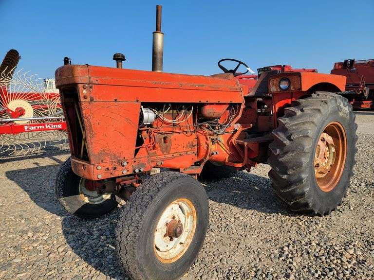 Cockshutt 1350 Tractor - Yorkton Auction Centre