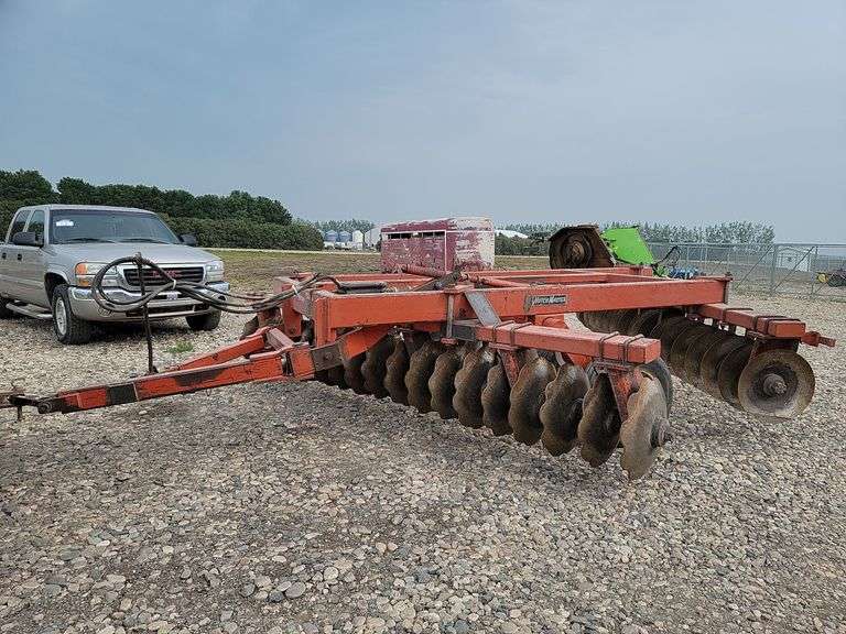 HutchMaster 14 ft Offset Disk - Yorkton Auction Centre