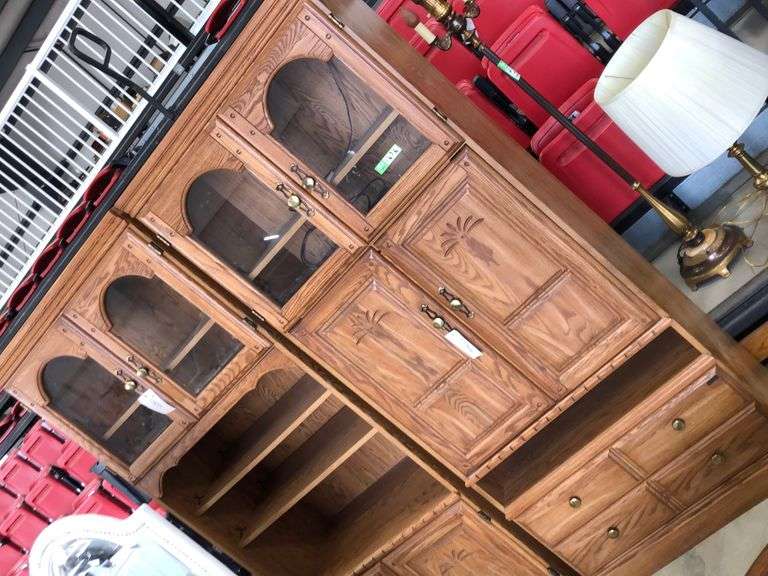 Palliser Cabinet - Yorkton Auction Centre