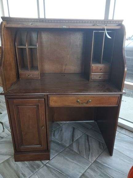 Roll cabinet office desk - Yorkton Auction Centre
