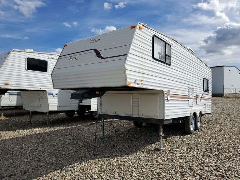 2000 Jayco Quest fifth wheel - Yorkton Auction Centre