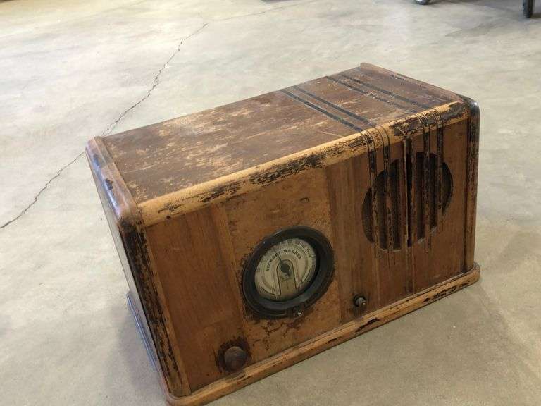 Antique Radio - Yorkton Auction Centre
