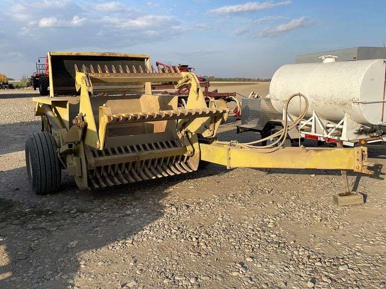 Degelman 570 Rock Picker 18570 - Yorkton Auction Centre
