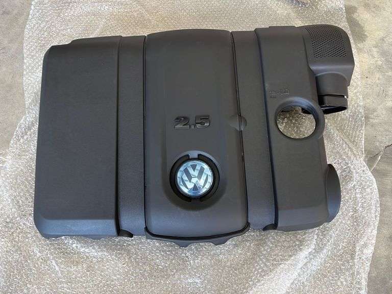 Volkswagen Engine Cover For 2.5L - Yorkton Auction Centre