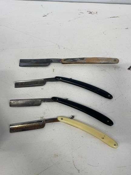 4 - Straight Razors - Yorkton Auction Centre