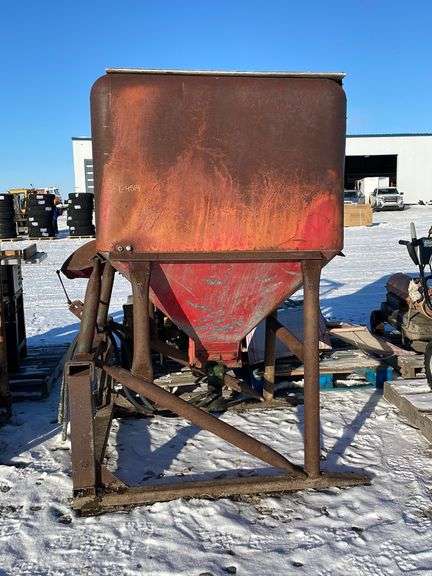 Homemade Cattle Feed Distributor - Yorkton Auction Centre