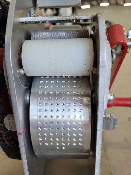 Canola Crusher - Yorkton Auction Centre