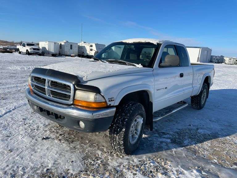 1999 DODGE Dakota Club Cab V8 4WD 1B7GG22Y2XS152353 - Yorkton Auction ...