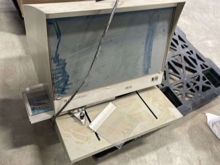 Bell&Howell SR-III Microfiche Reader - Yorkton Auction Centre