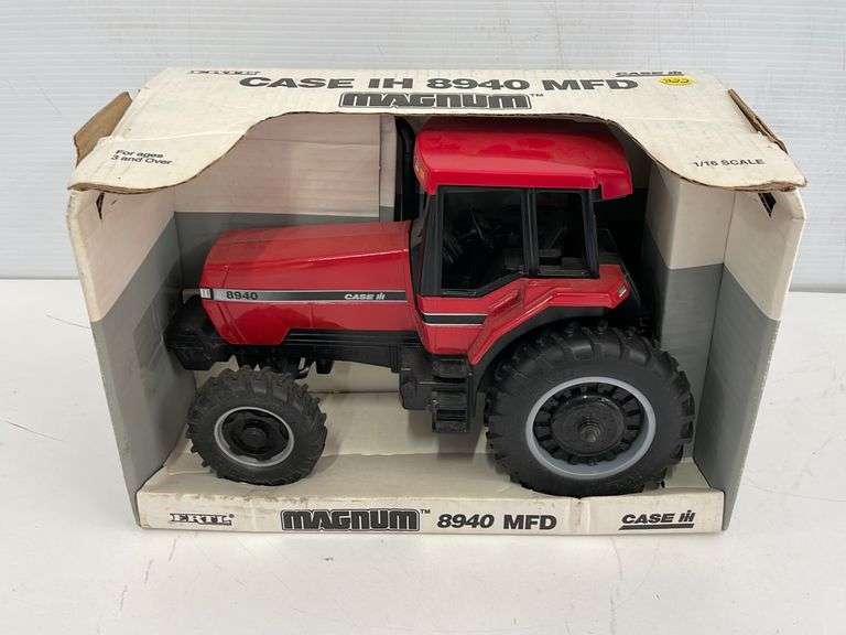 Case IH 8940 MFD Magnum - 1:16 Scale - Yorkton Auction Centre
