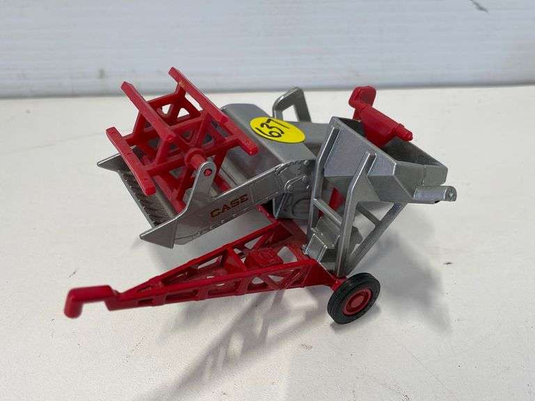 Case Pull Type Combine - 1/43 Scale - Yorkton Auction Centre