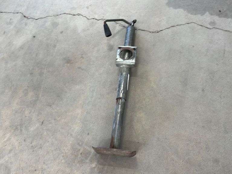 Implement Jack Stand - Yorkton Auction Centre