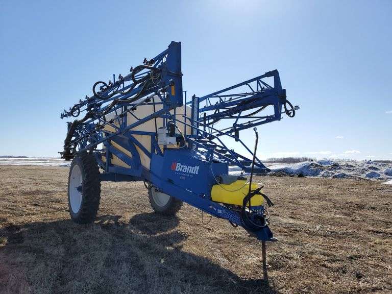 2002 Brandt SB 4000 P/T Sprayer 71071 - Yorkton Auction Centre