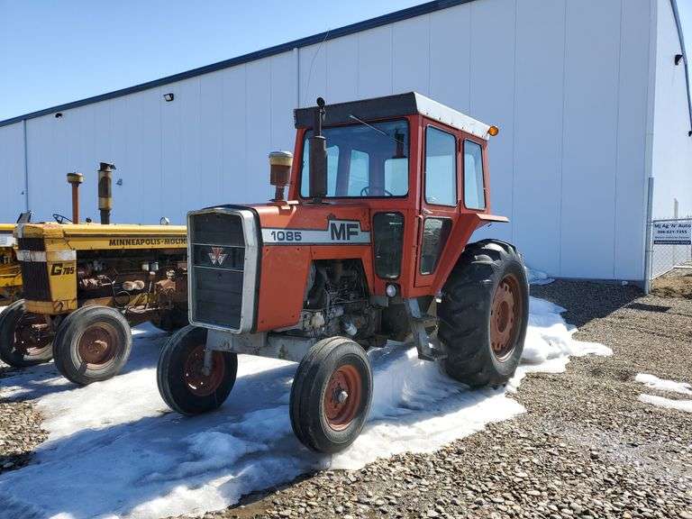 Massey Ferguson 1085 Tractor 9B45819 - Yorkton Auction Centre