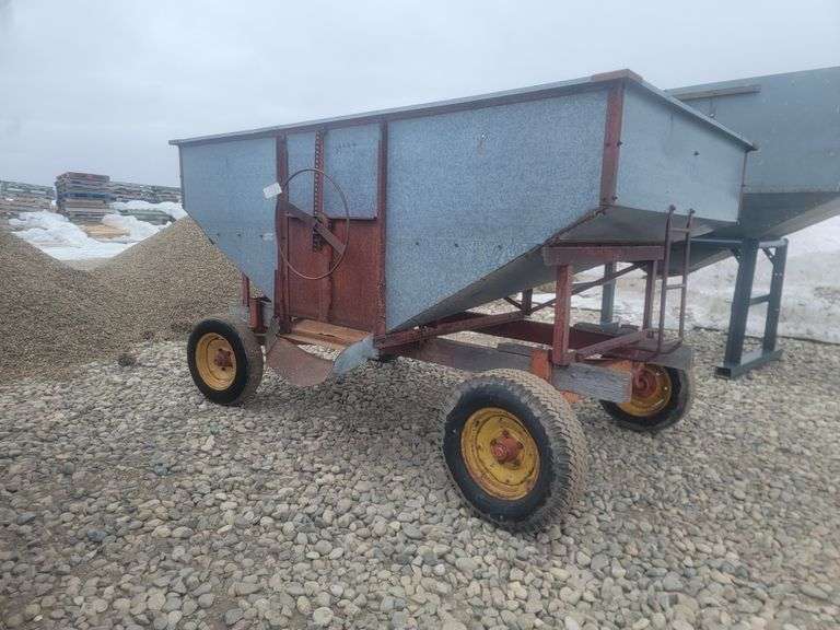 Hopper Wagon - Yorkton Auction Centre