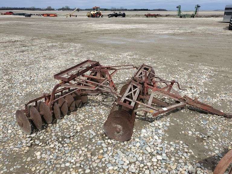 8 Ft. Acreage Tandem Disc - Yorkton Auction Centre