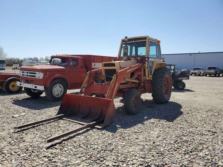 Case 870 Tractor w/ 707 Leon Loader 8716957 - Yorkton Auction Centre